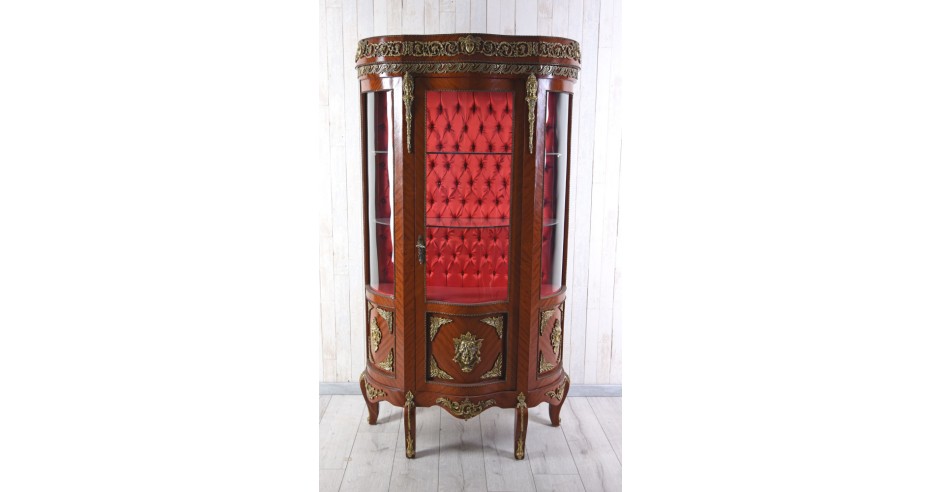 Vitrina baroc din lemn masiv cu decoratiuni din alama CAT416, Scaune ...