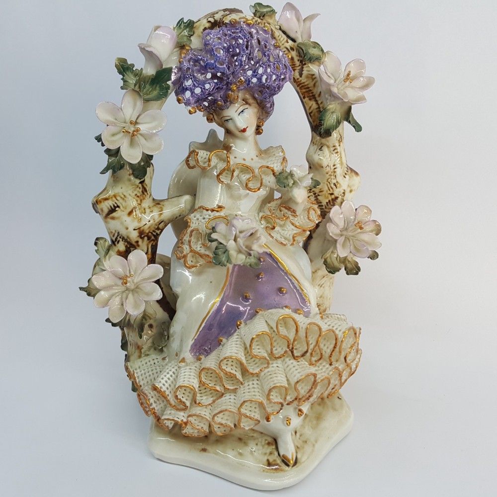 Bibelou portelan romanesc vechi, vintage - Fata cu rochie voalata ...