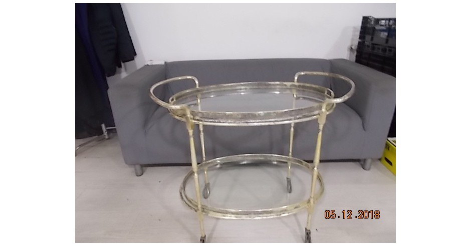 Masuta veche cu roti | arhiva Okazii.ro