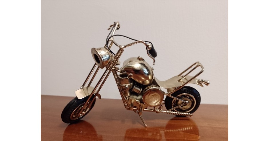 Macheta colecție motoreta lucrata integral manual din metal aurit ...