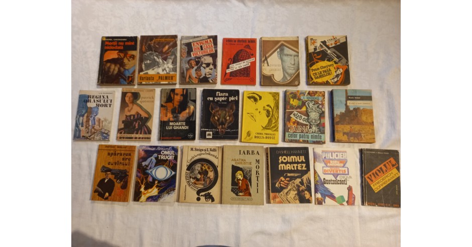 PAchet 20 de carti politiste - format de buzunar - romane politiste - A ...