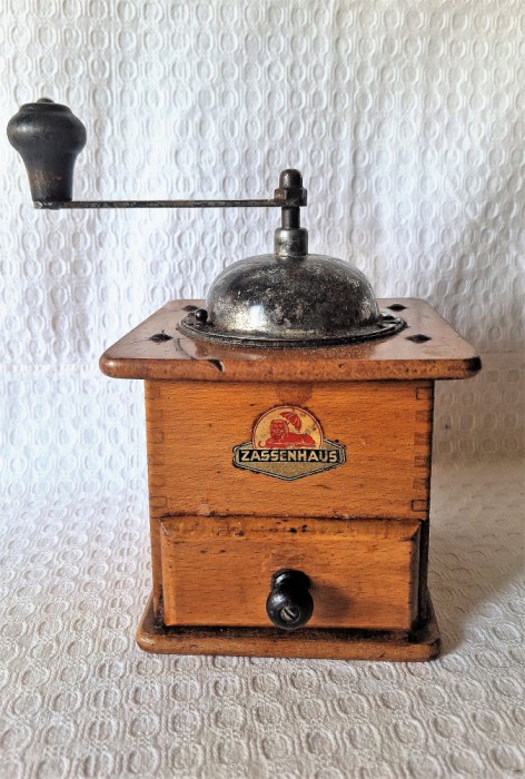 Veche rasnita de cafea Zassenhaus, rasnita veche din lemn anii 30-40 ...